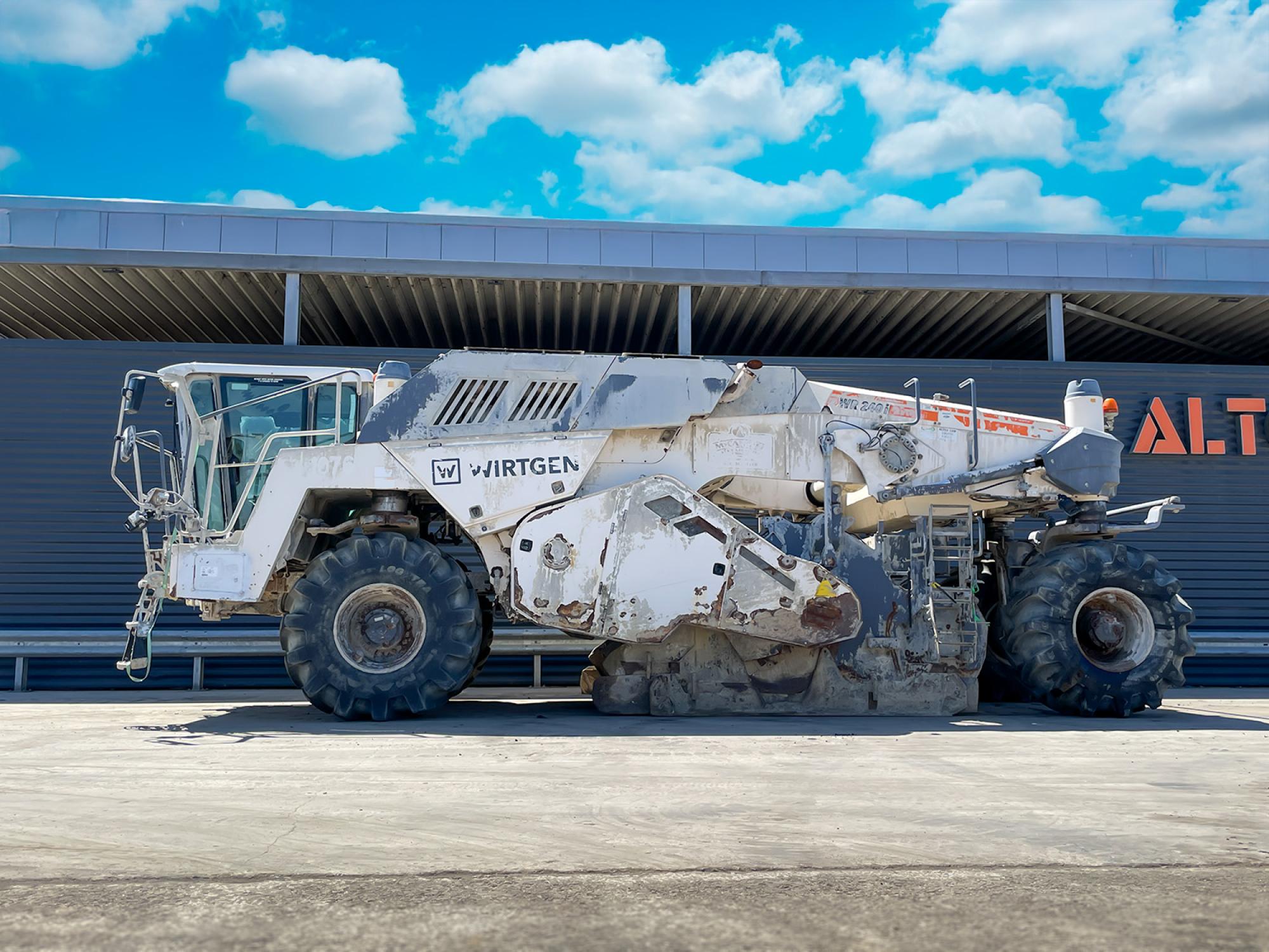 ALTCON WIRTGEN WR 240I Used Construction Machinery